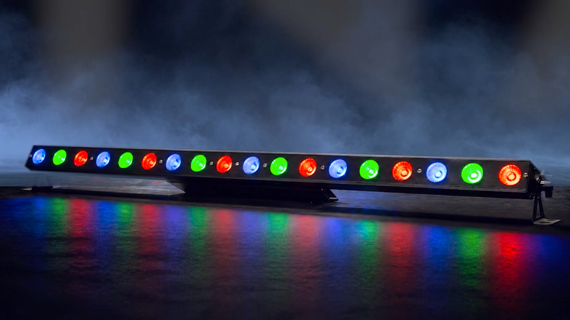 ADJ lance le Mega Color Q18 - Audiofanzine
