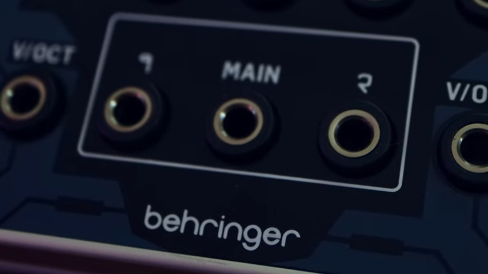 Swords de Behringer : Clone du Blades, Double Filtre Multimode à 99 € - Audiofanzine