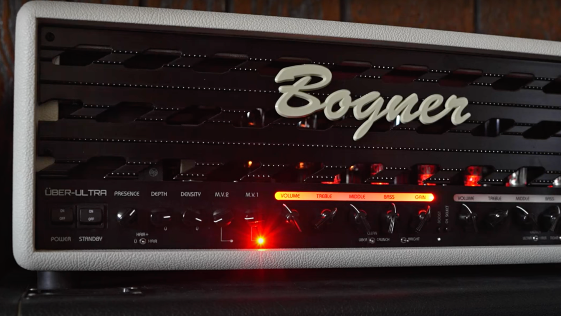 Bogner passe son Uberschall en version MK2 - Audiofanzine
