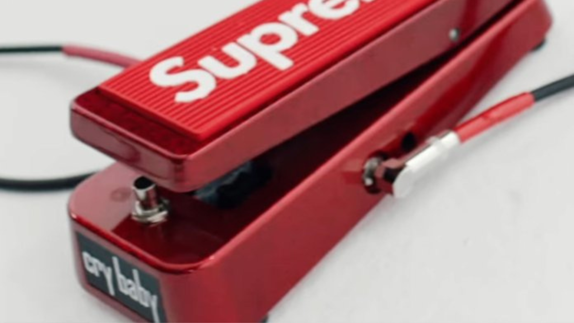 Dave Navarro et Dunlop présentent la Supreme Cry Baby Wah - Audiofanzine
