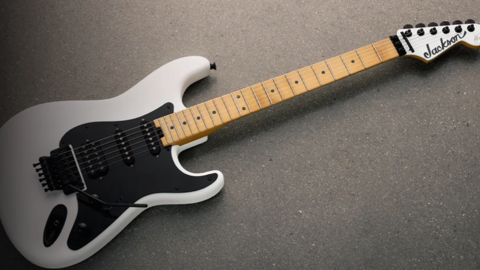 Jackson aussi célèbre les 50 ans d'Iron Maiden avec un modèle signature ...