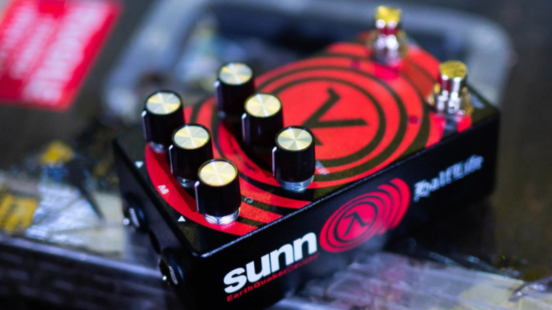 EarthQuaker Devices lance la Sunn O))) HalfLife - Audiofanzine