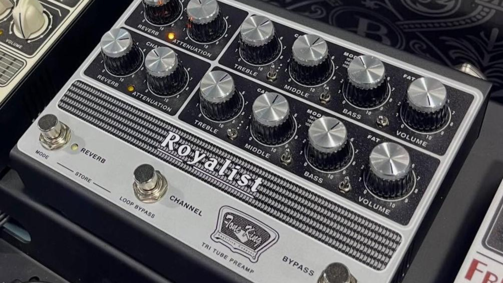 Tone King dévoile le Royalist Preamp Pedal - Audiofanzine