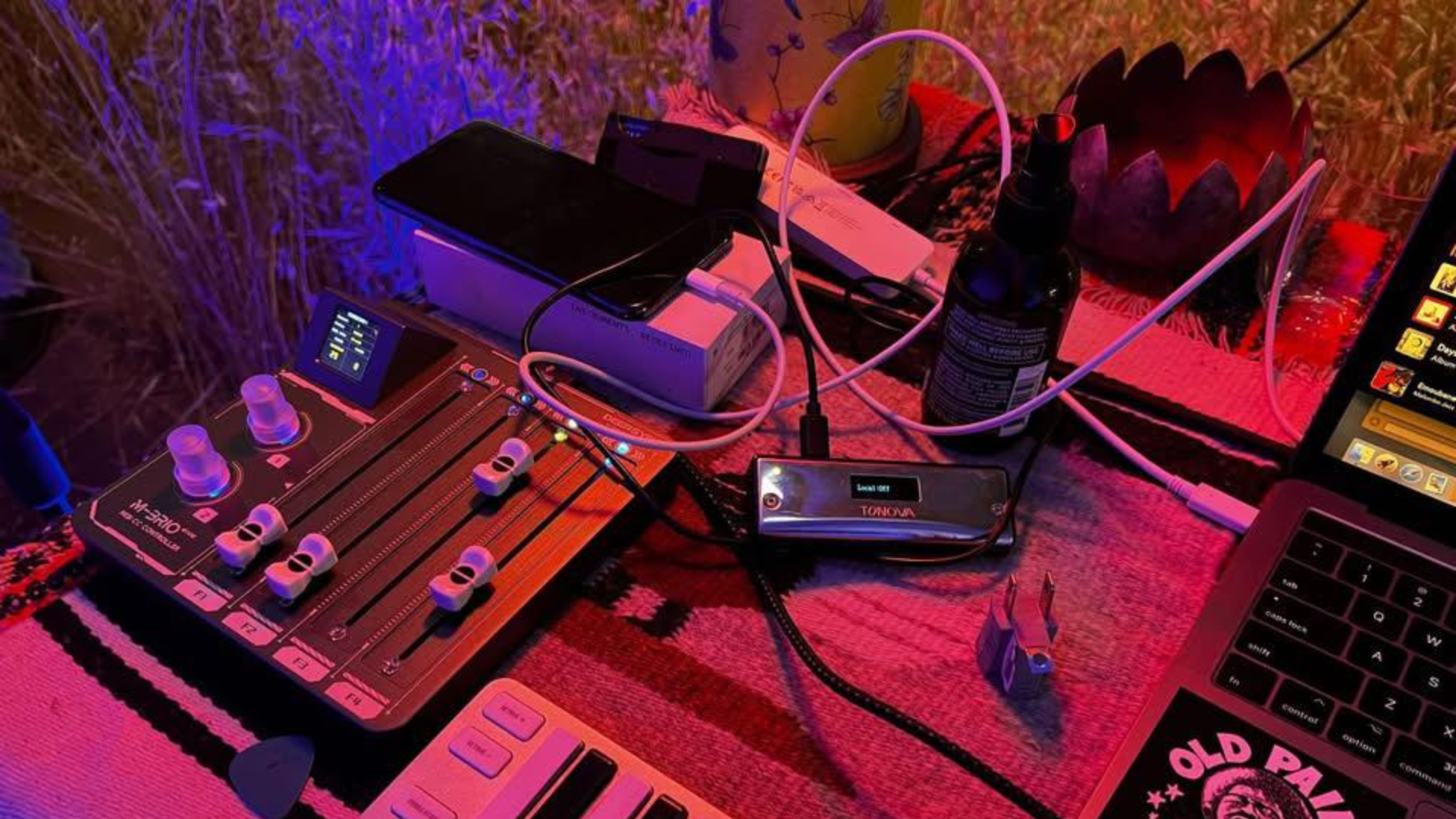 Tonova présente le Diatonic.10, un harmonica numérique à 10 trous ...