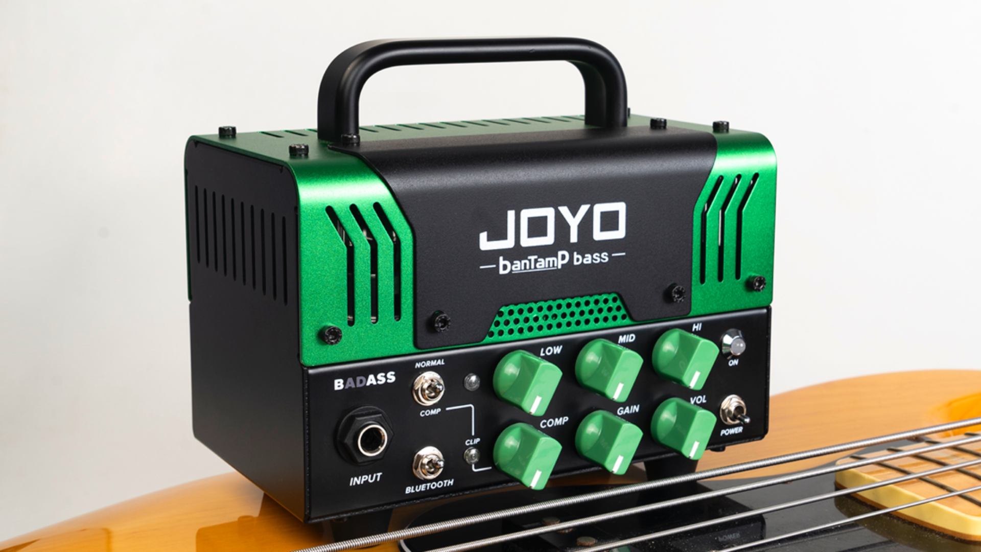 Joyo présente le BanTamP Badass - Audiofanzine