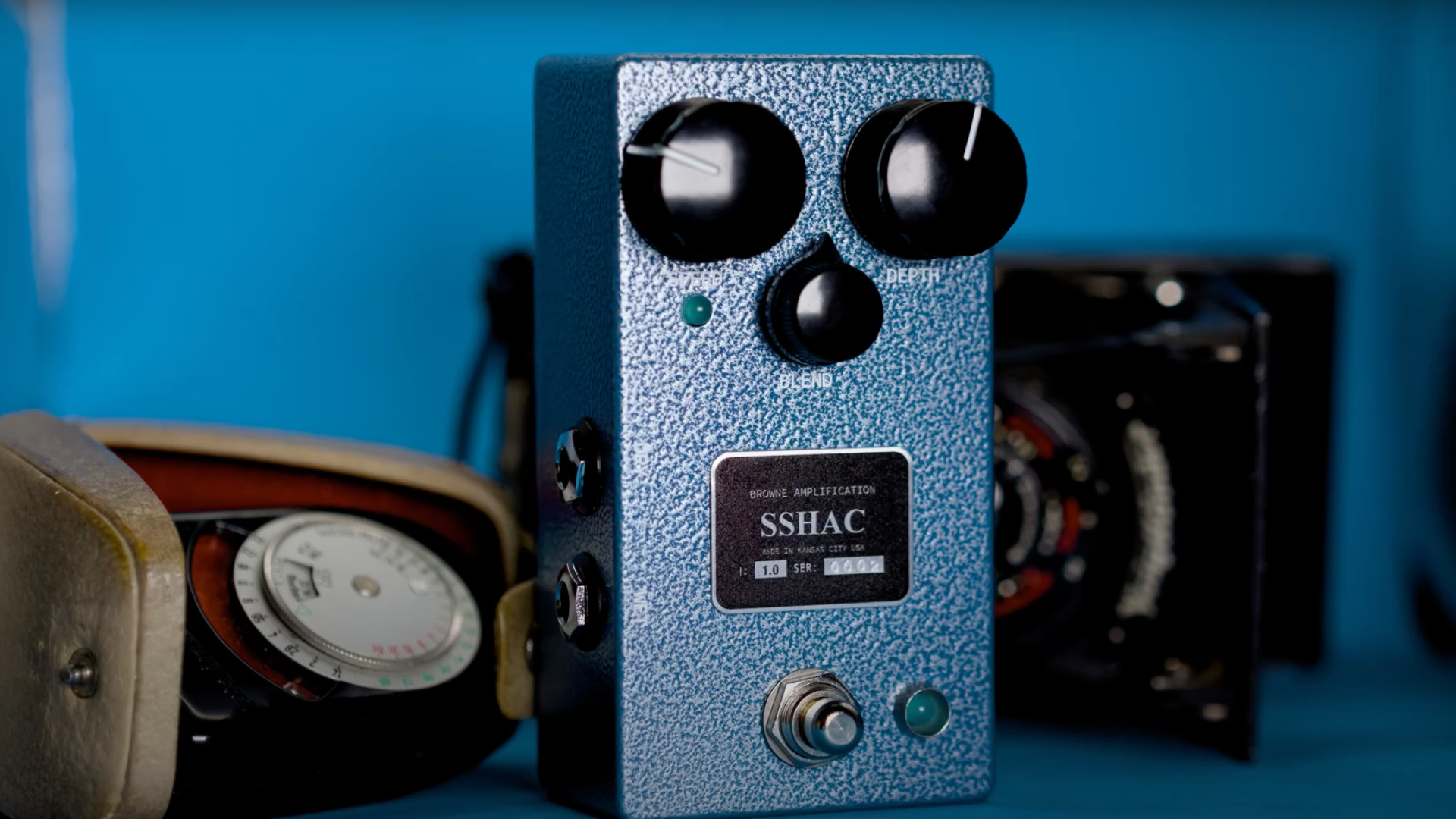 Browne Amplification dévoile la SSHAC - Sky Snake Hawk Attack Chorus ...