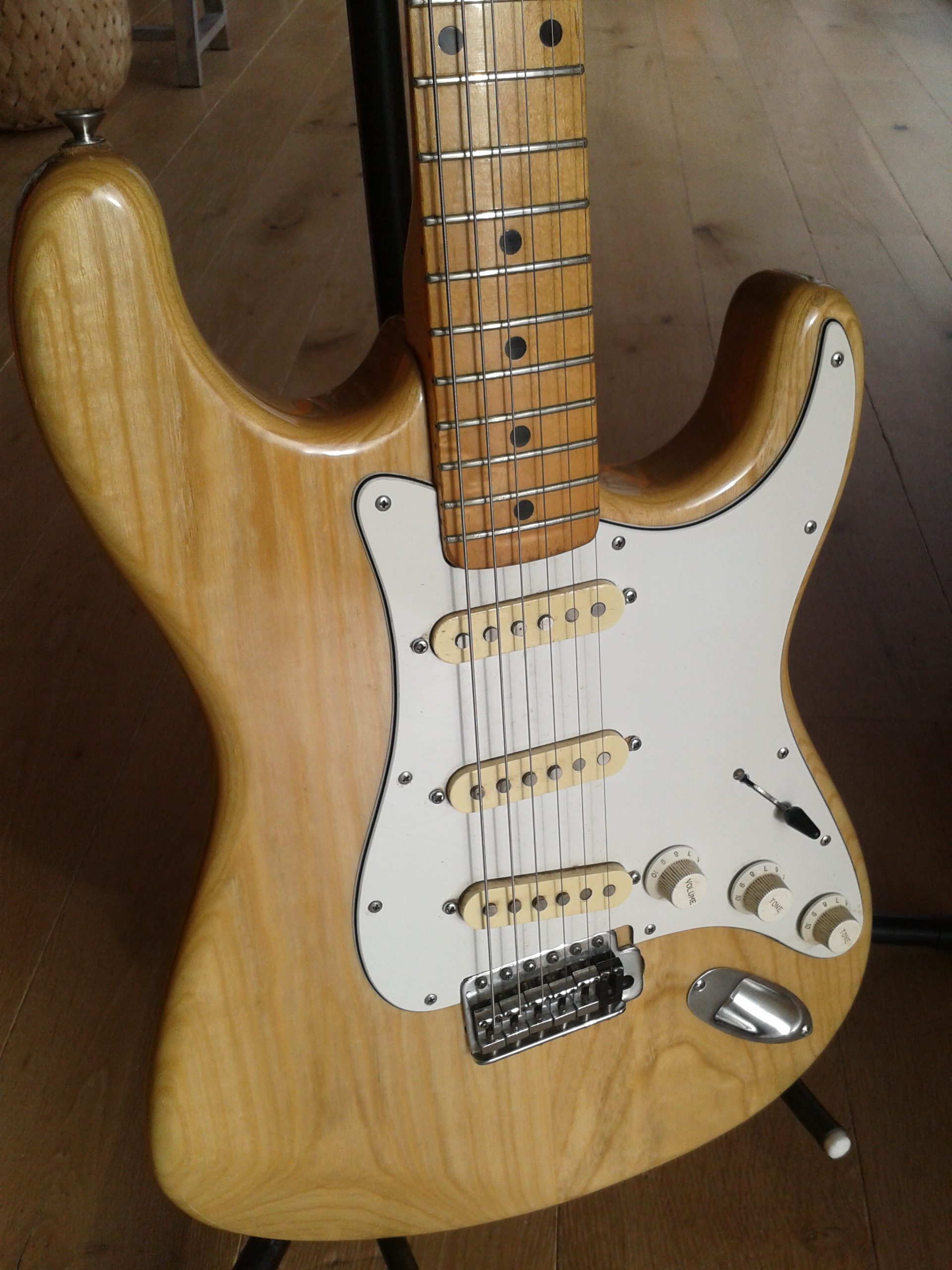 STRATOCASTER 2375 - Cimar / Ibanez Stratocaster 2375 - Audiofanzine