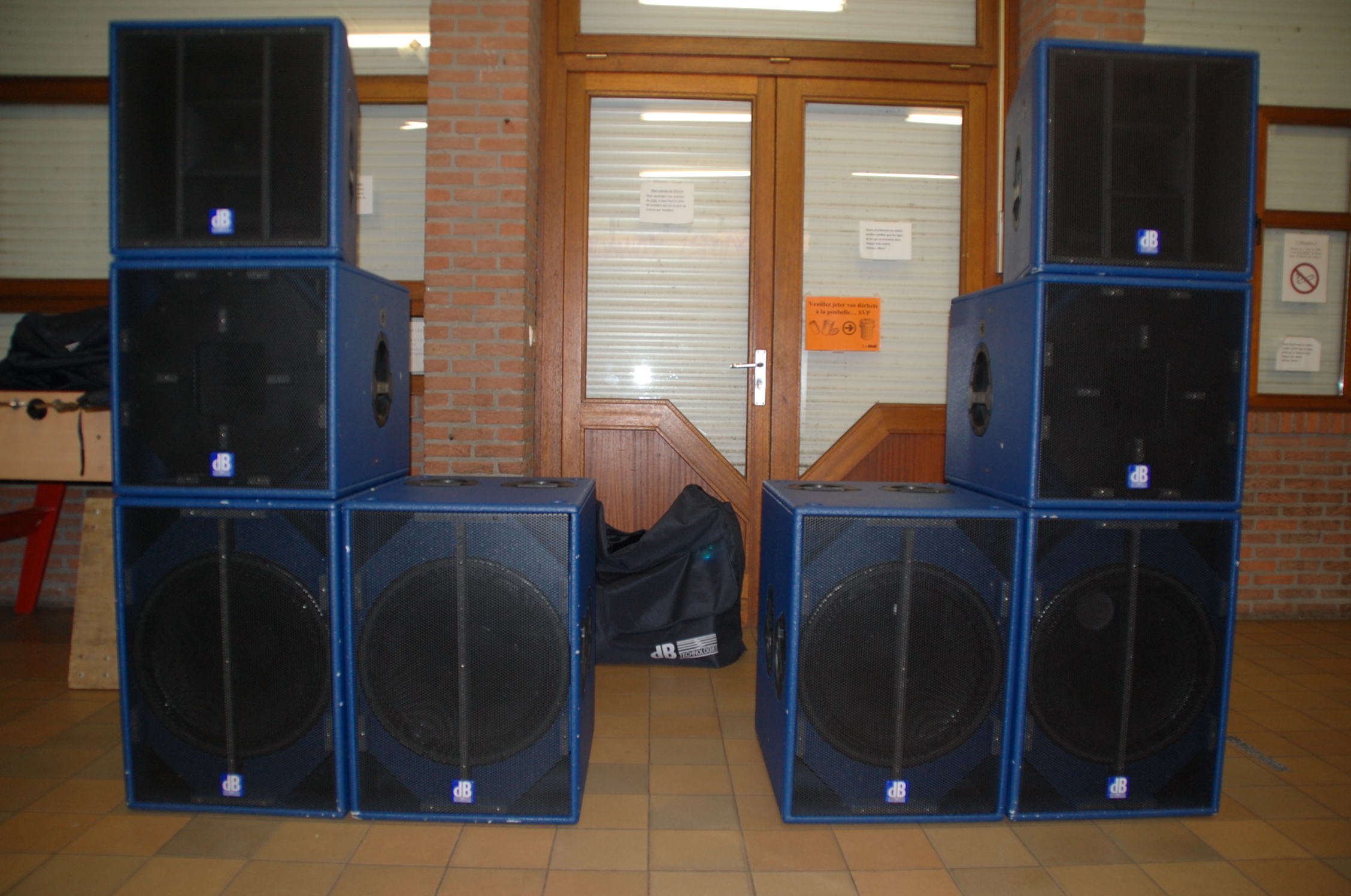 Pictures and images dB Technologies Fifty Line 218 - Audiofanzine