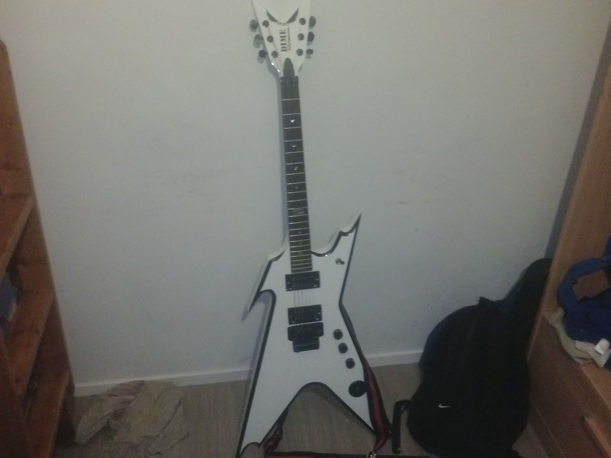 Dean Guitars Dimebag Darrel d'occasion - Audiofanzine