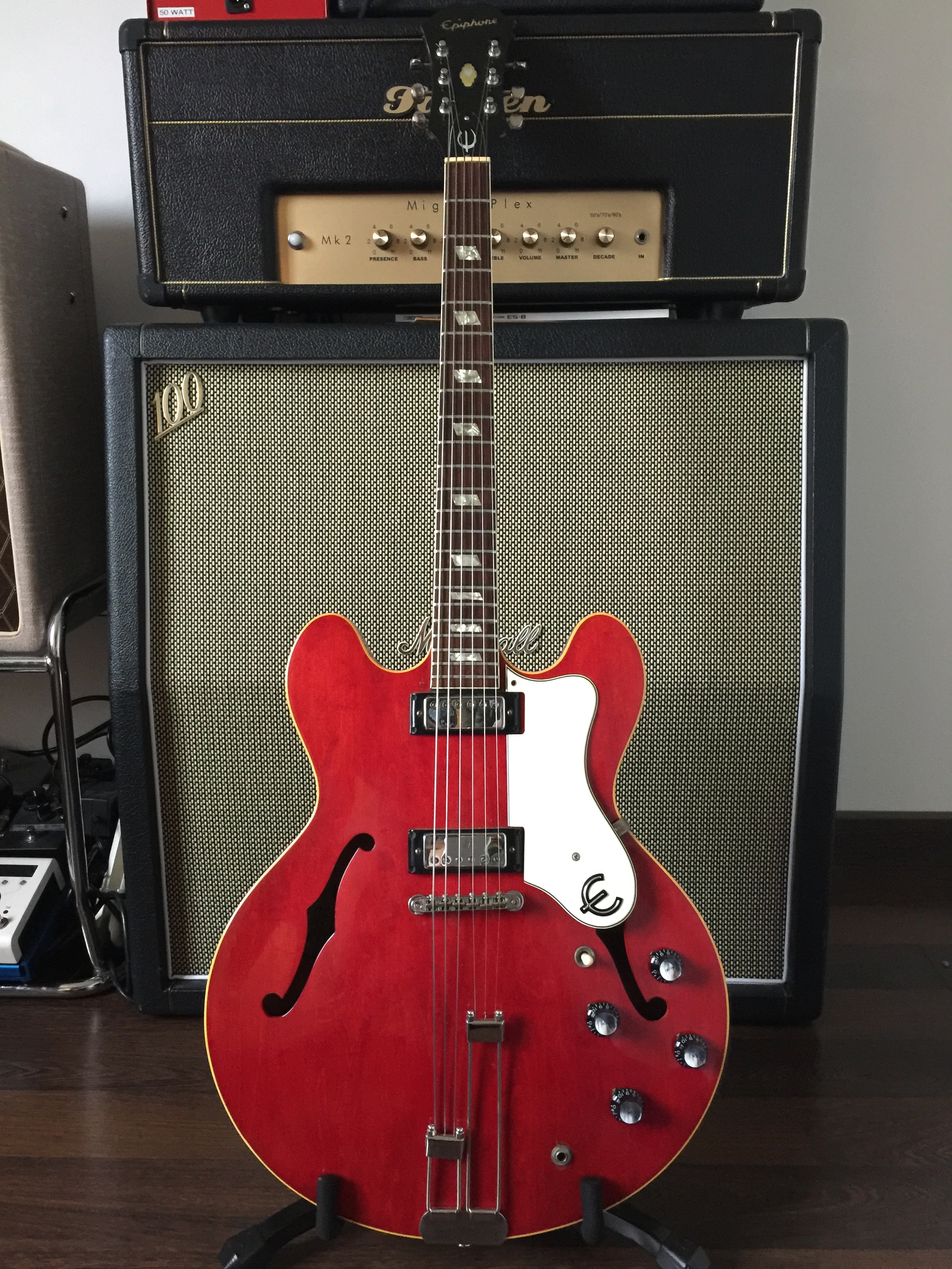 Pictures and images Epiphone Riviera [1961-1970] - Audiofanzine