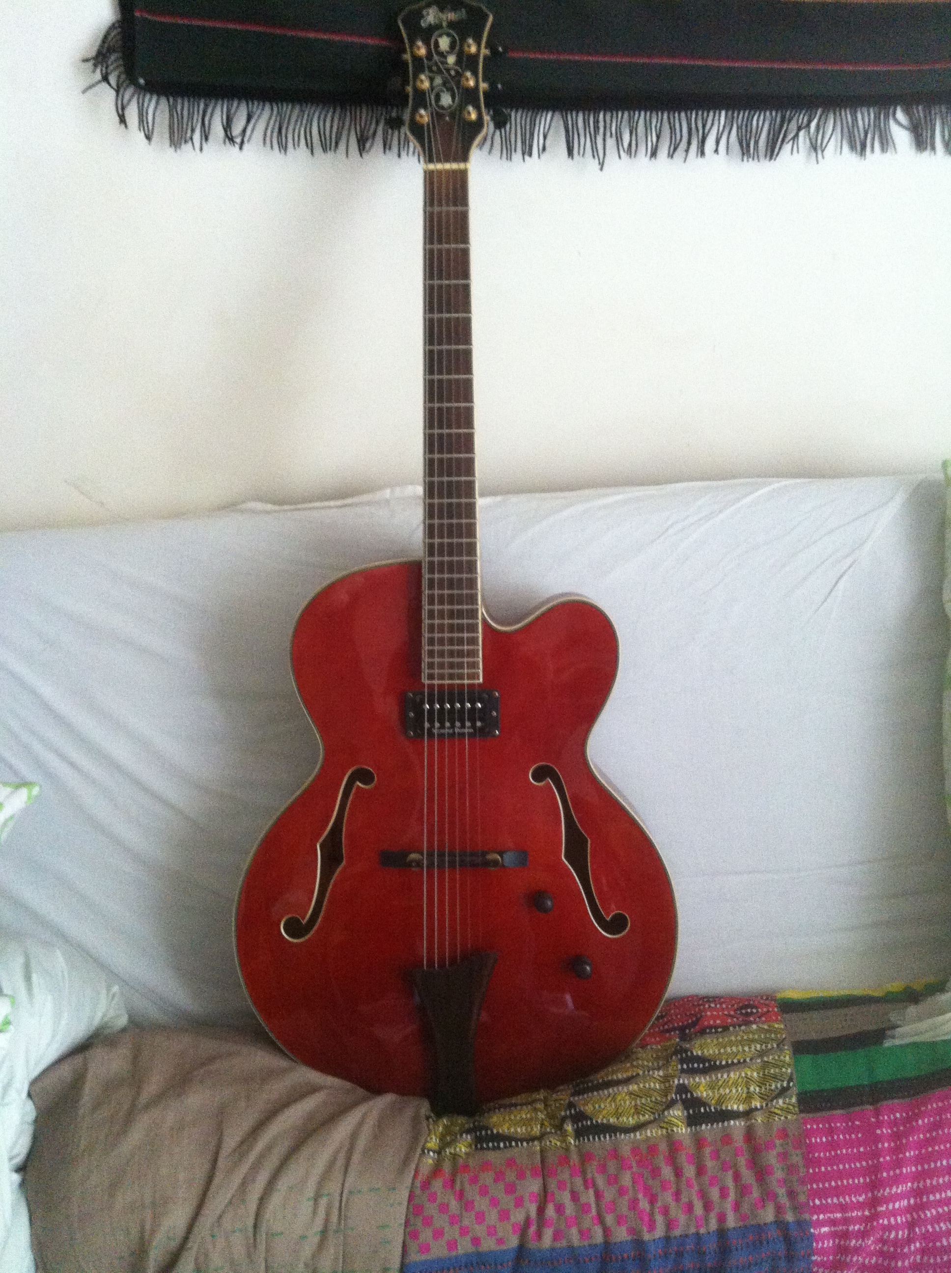 hofner new jazz archtop Hofner Guitars - Audiofanzine