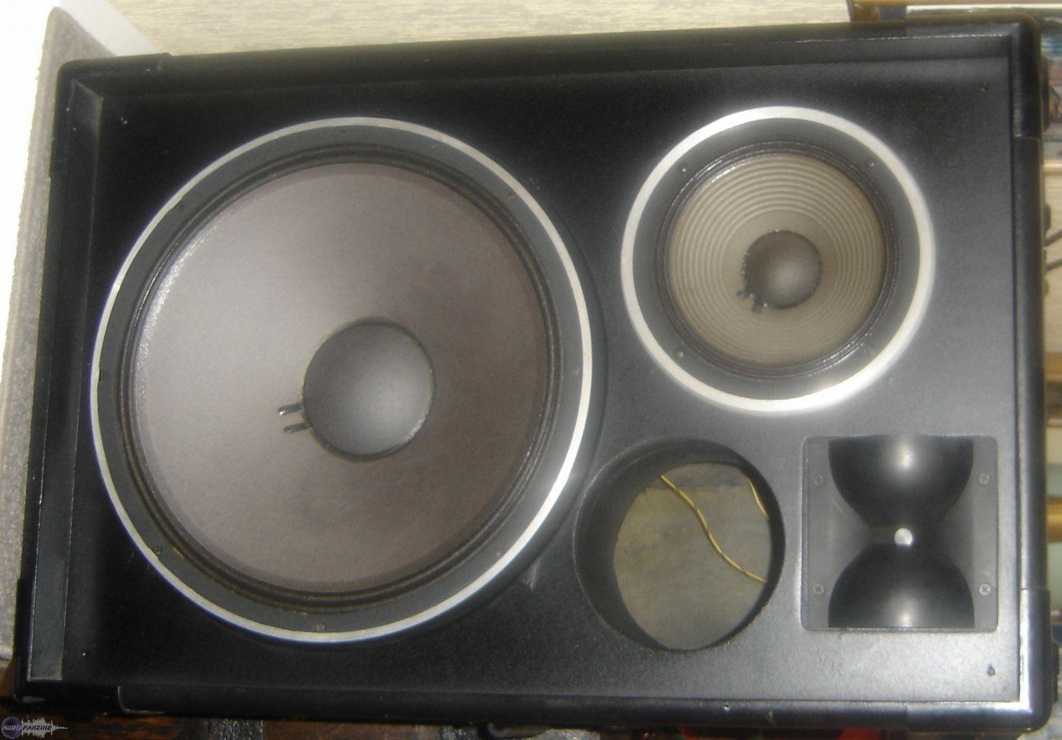 CABARET 4628B - JBL Cabaret 4628B - Audiofanzine