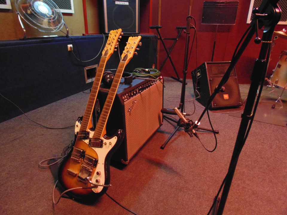 Pictures and images Mosrite Joe Maphis Double Neck - Audiofanzine