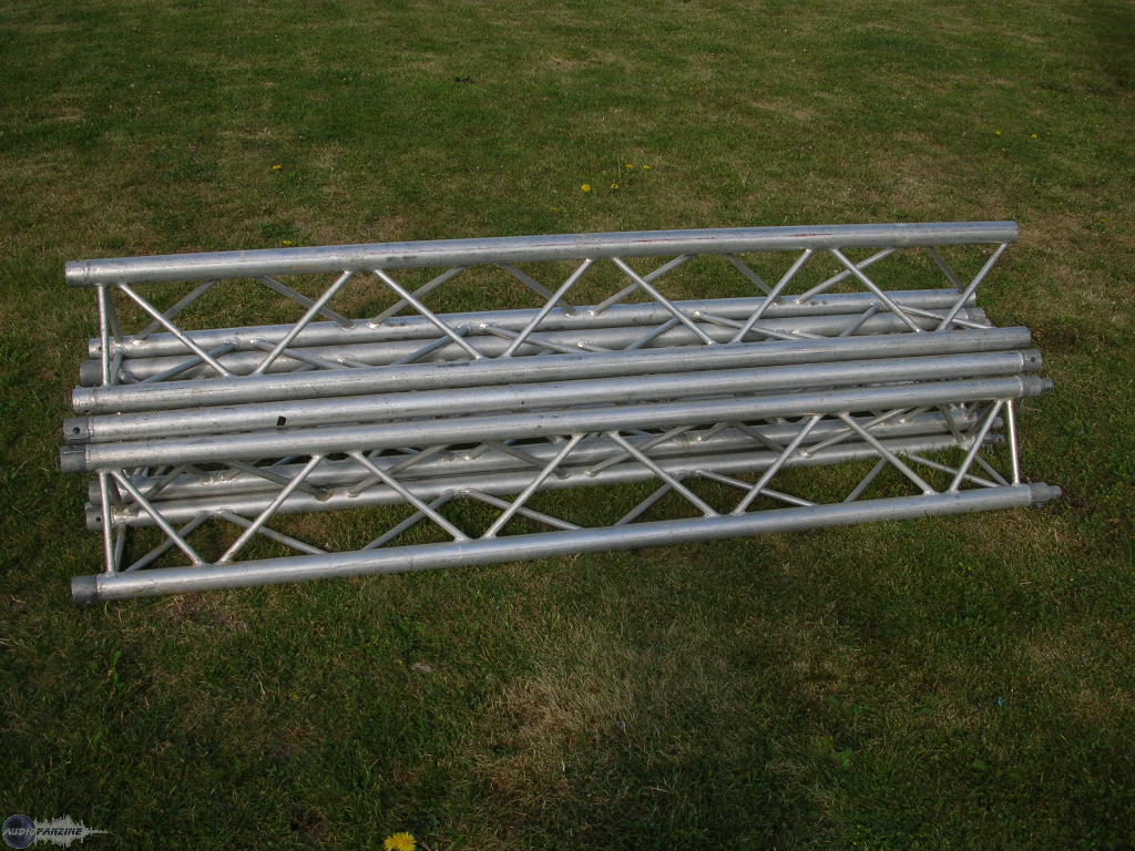 Pictures and images Stacco poutre alu triangle 300 - Audiofanzine