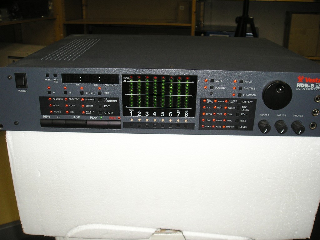 Vestax HDR-8 file: Vestax HDR 8 Operational Manual (epf1961) - Audiofanzine